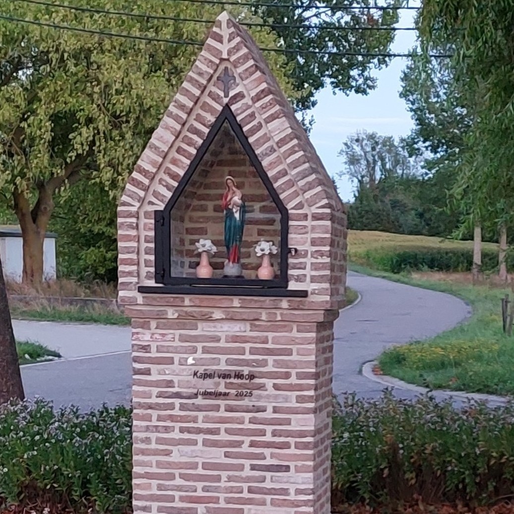 Verslag: nieuw kapelleke in Paneel is ingezegend | Kerknet