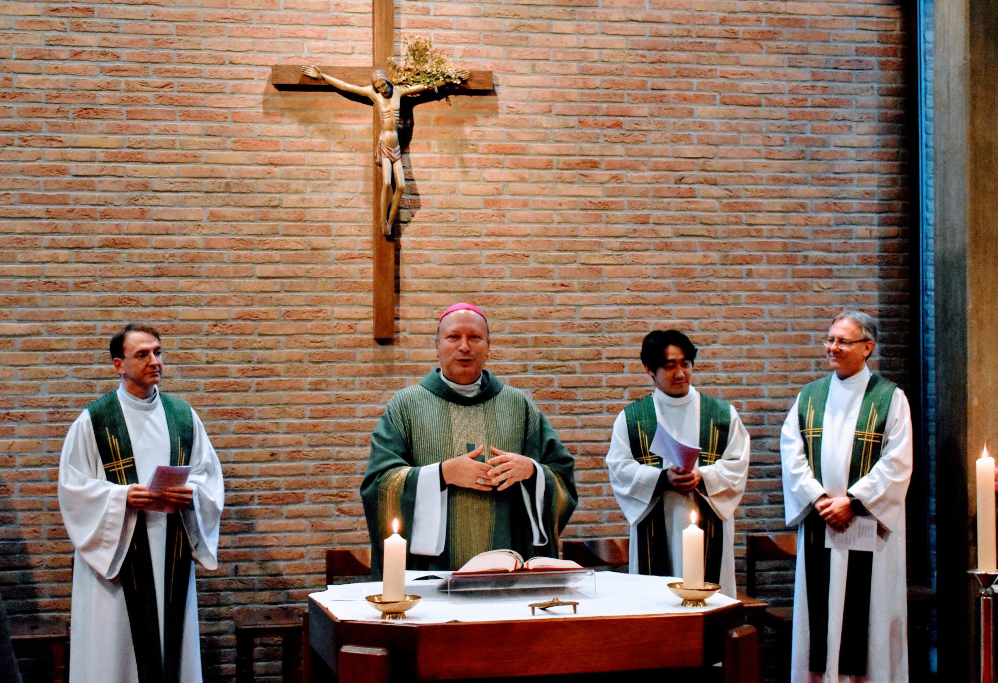 Bezoek apostolische nuntius | Kerknet