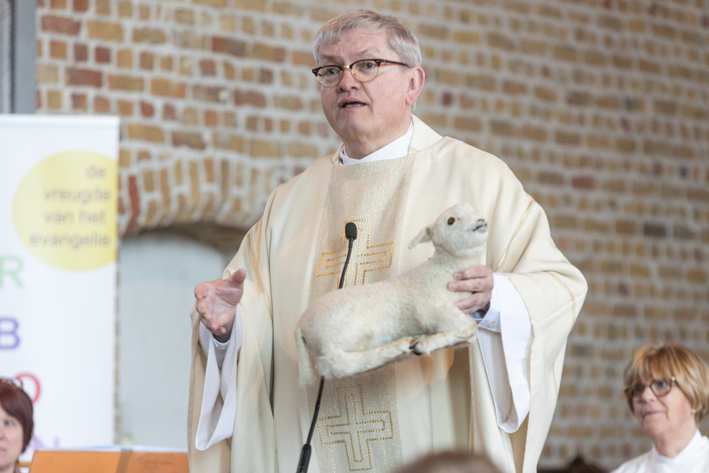 Pastoor Luc gaat met pensioen | Kerknet