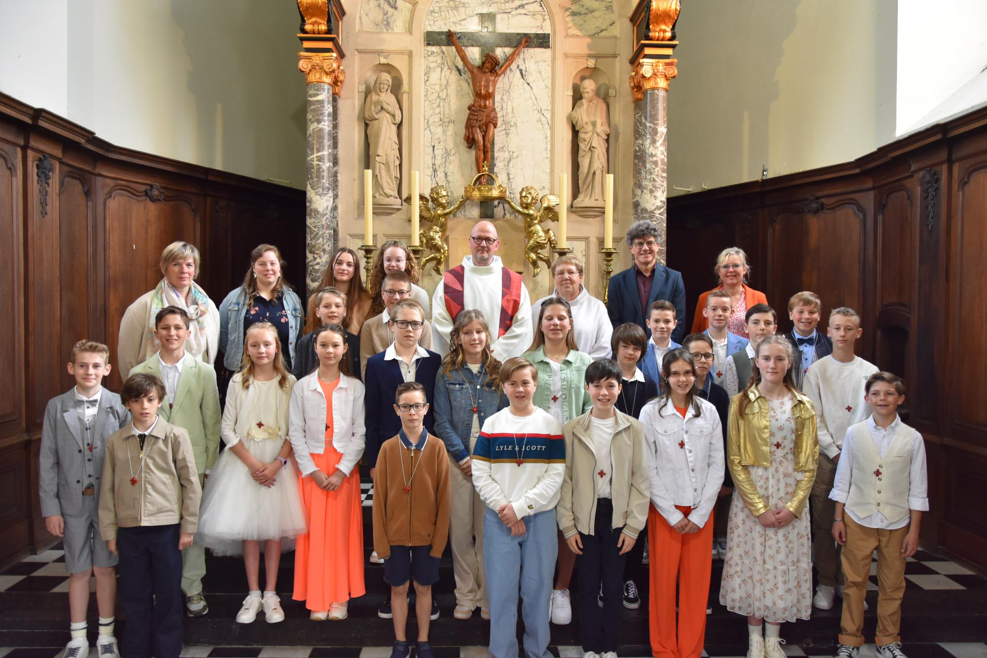 Heilig Vormsel in de Sint-Lambertuskerk te Oedelem | Kerknet