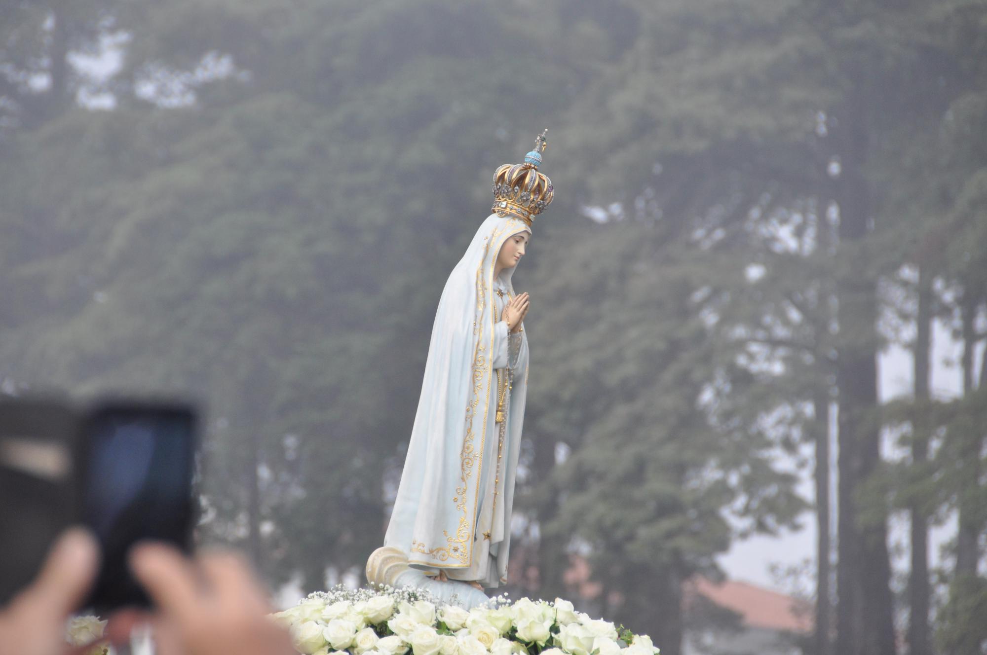 Fatima - Maria verwijst naar Christus! | Kerknet