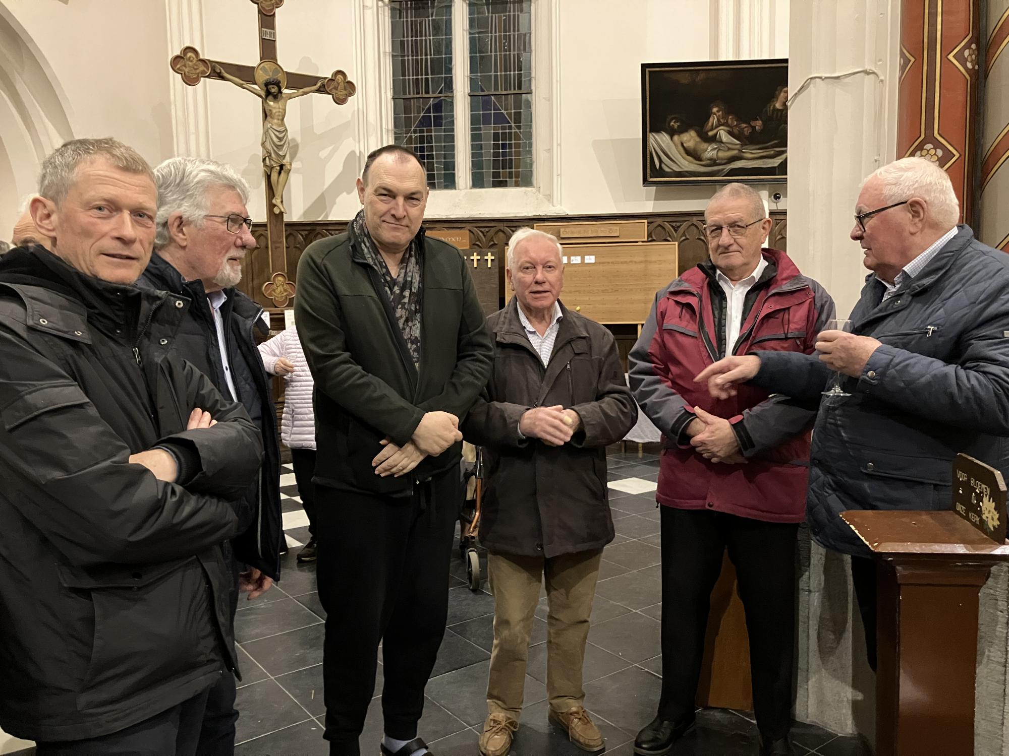 Haasdonk neemt afscheid van priester Johan | Kerknet