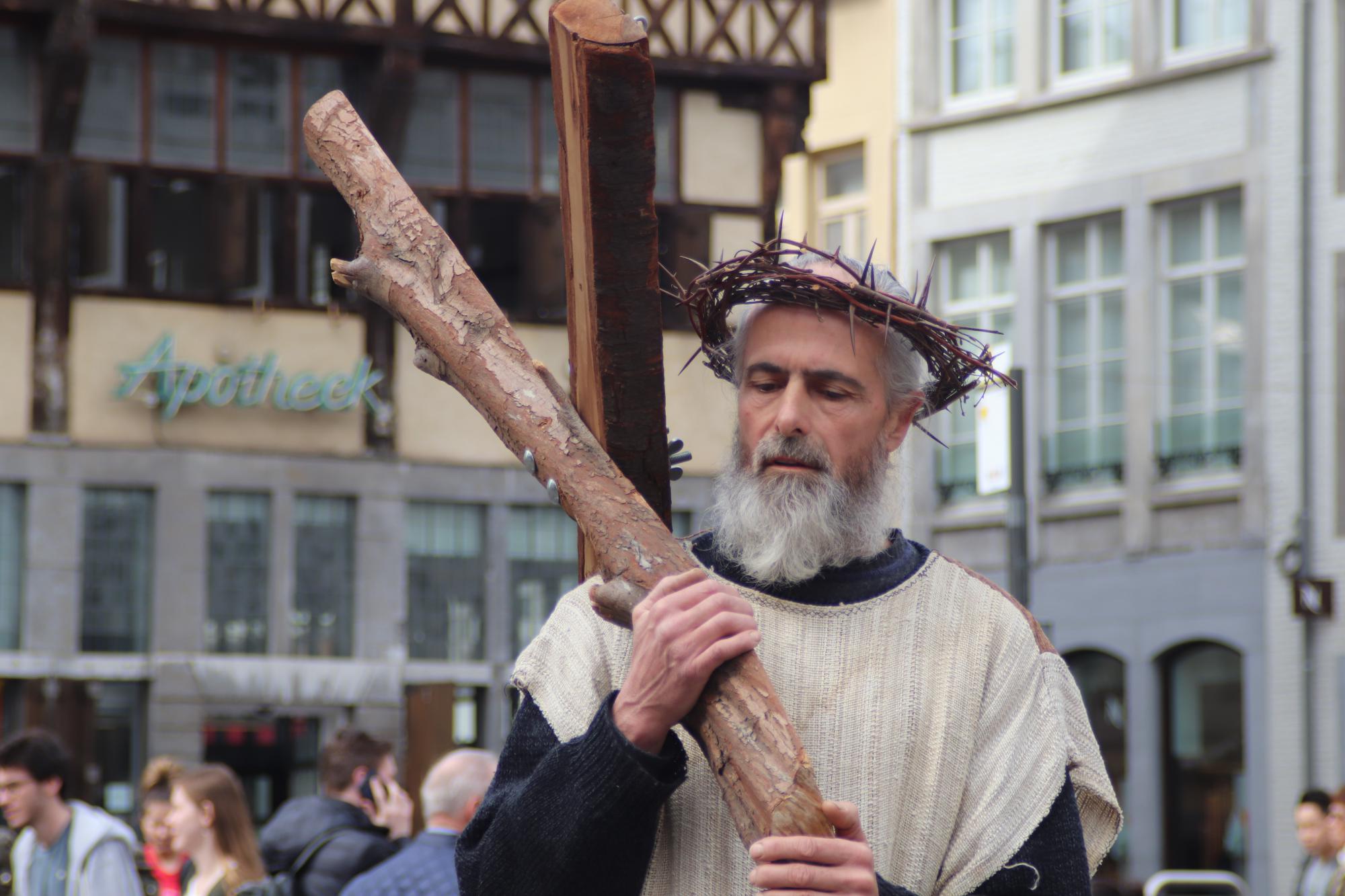 Christusfiguur beroert Grote Markt van Hasselt | Kerknet Christusfiguur beroert Grote Markt van Hasselt | Kerknet