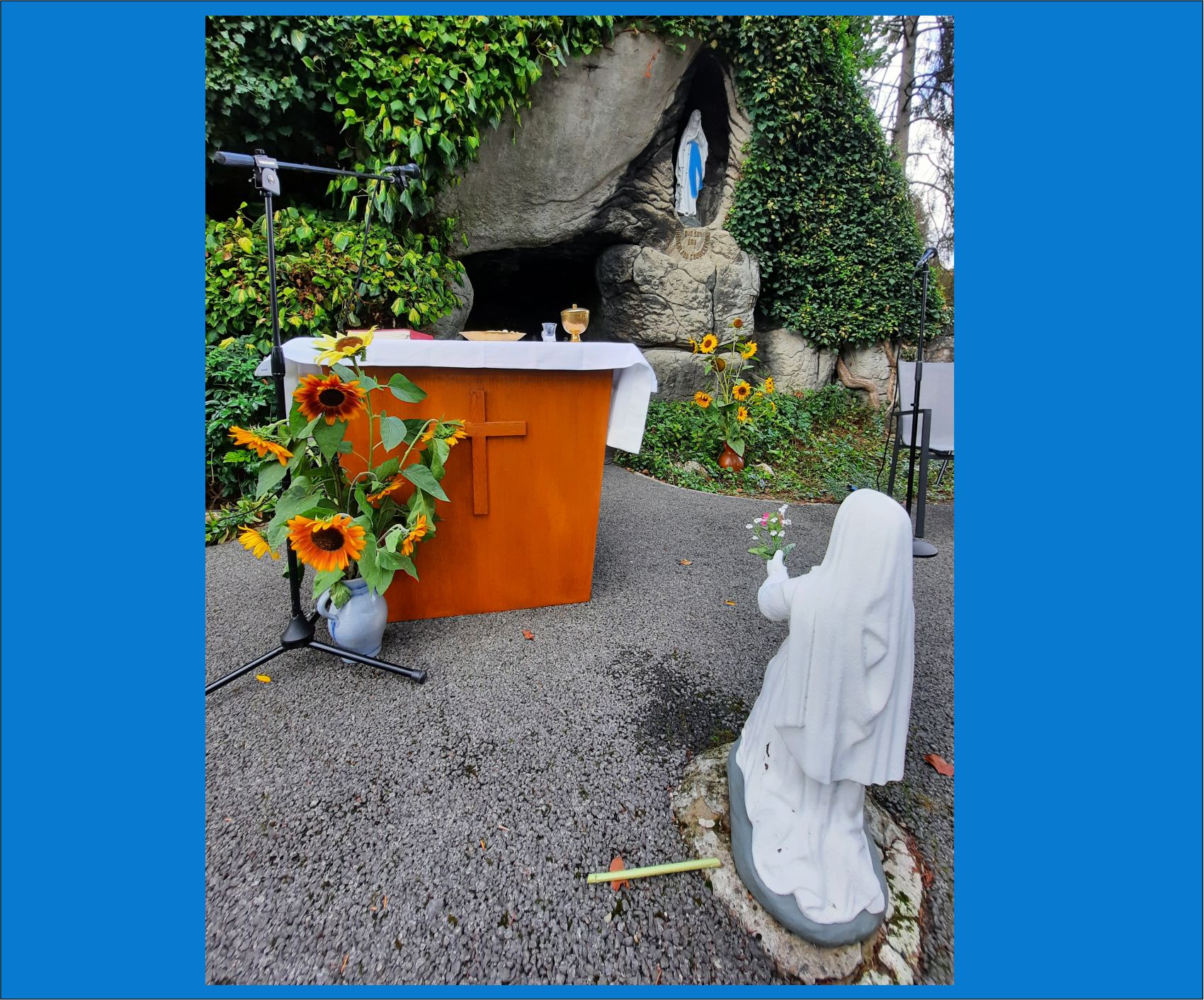 Eucharistieviering aan de Mariagrot Klooster Opwijk. | Kerknet