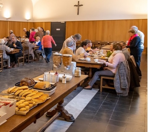 Foto's parochiaal ontbijt - 31 mei | Kerknet